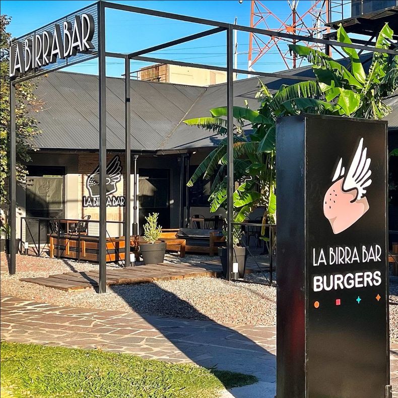 Un bar en Pilar venderá hamburguesas a $1 este domingo