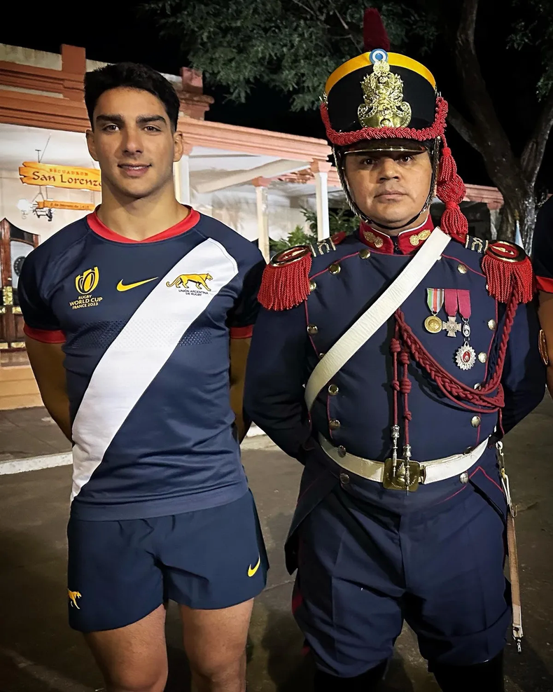 El granadero Matera: Los Pumas presentaron una insólita camiseta ...